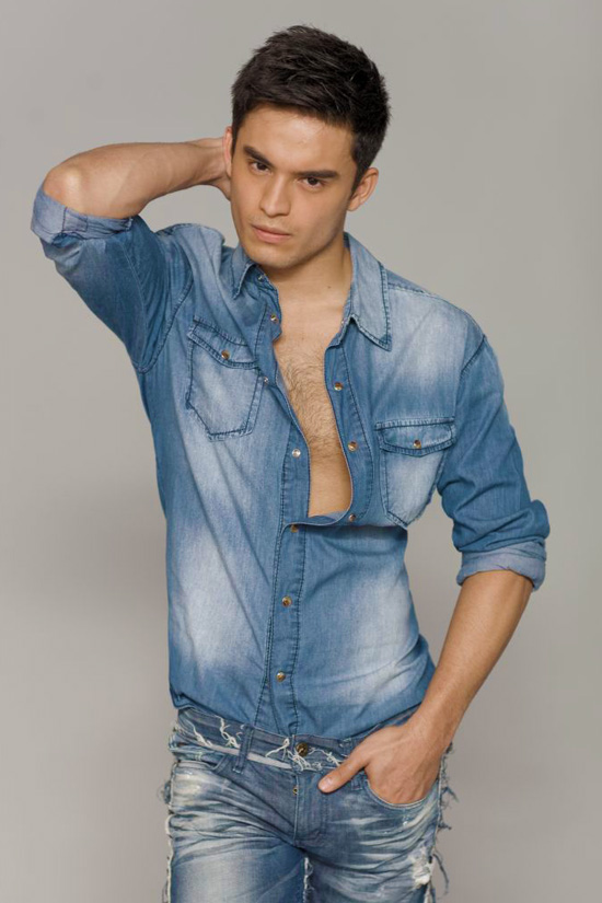 go see GEO ...: Shirtless Sunday Slurpee: Prince Stefan